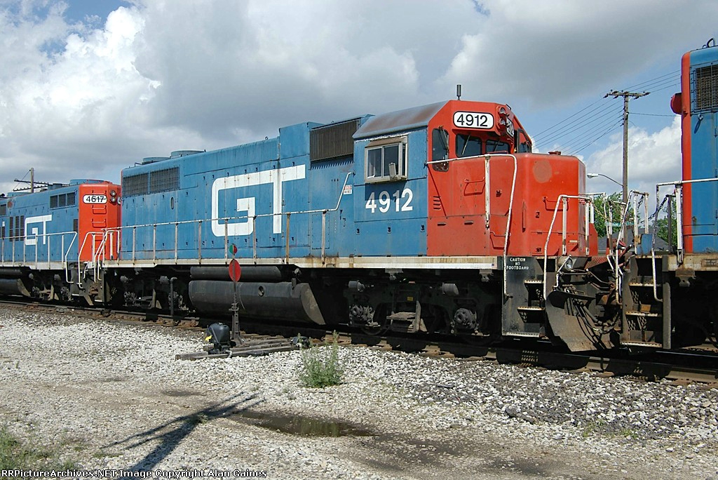 GTW GP38-2 4912